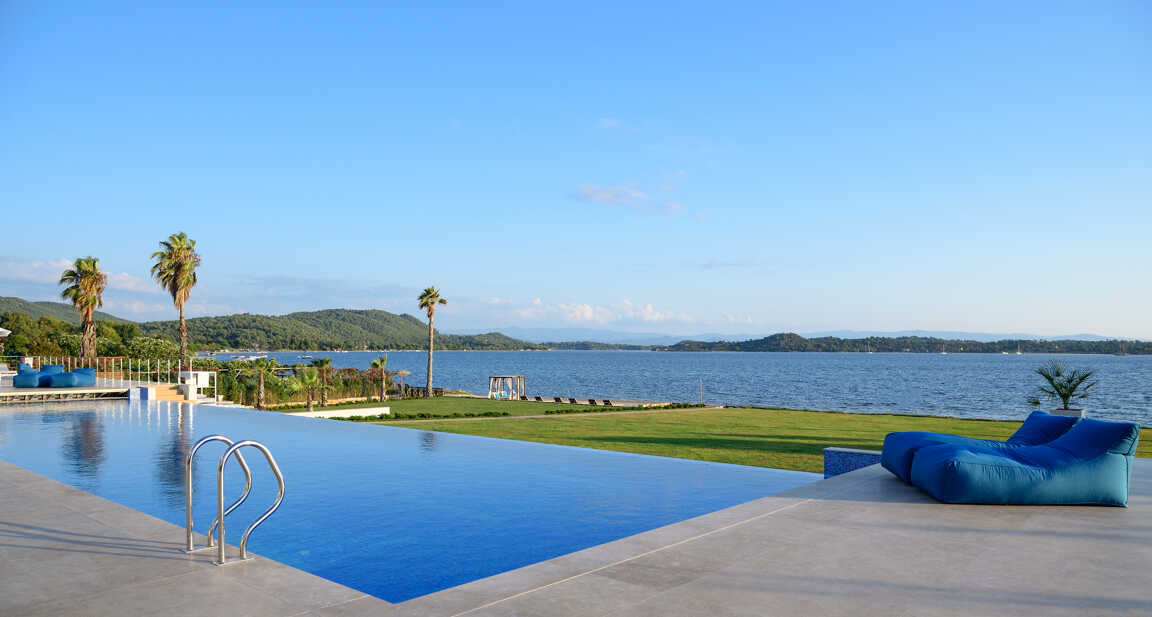 Villa Timothia, Mainland Greece — 8 beds for 16 guests - Le Collectionist