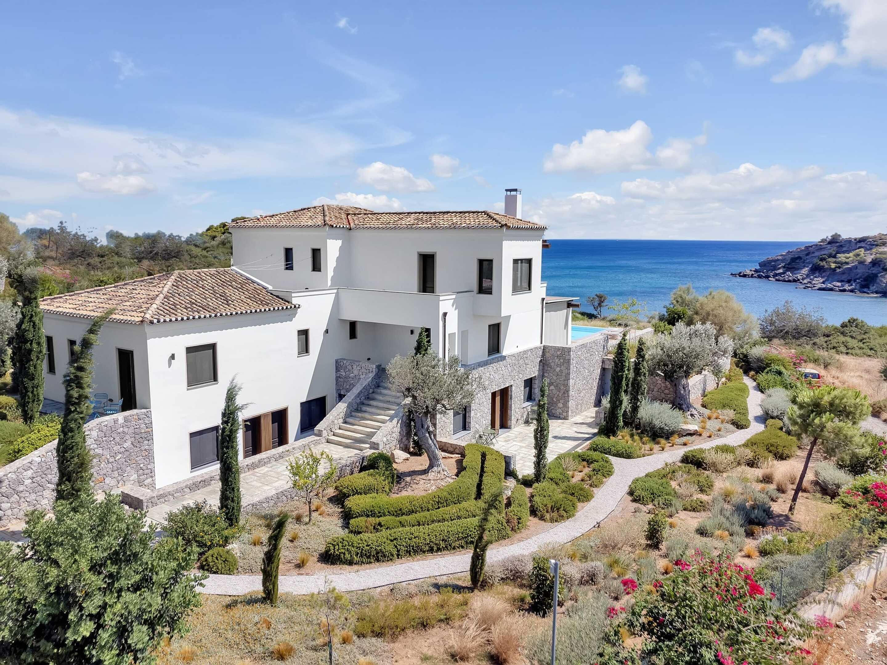 Villa Syra, Porto Heli — 7 beds for 14 guests - Le Collectionist
