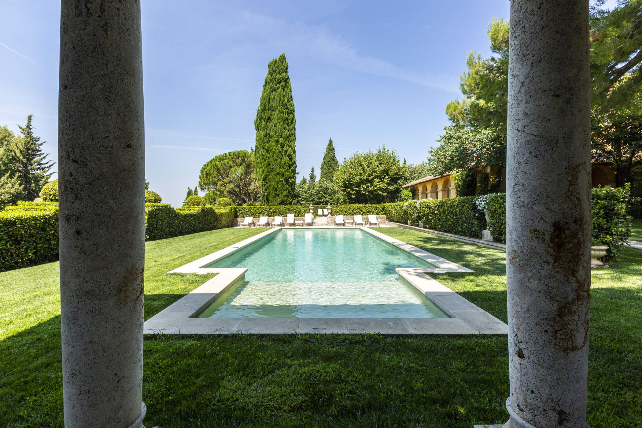 Villa Classica in Aix-en-Provence & surroundings | Le Collectionist