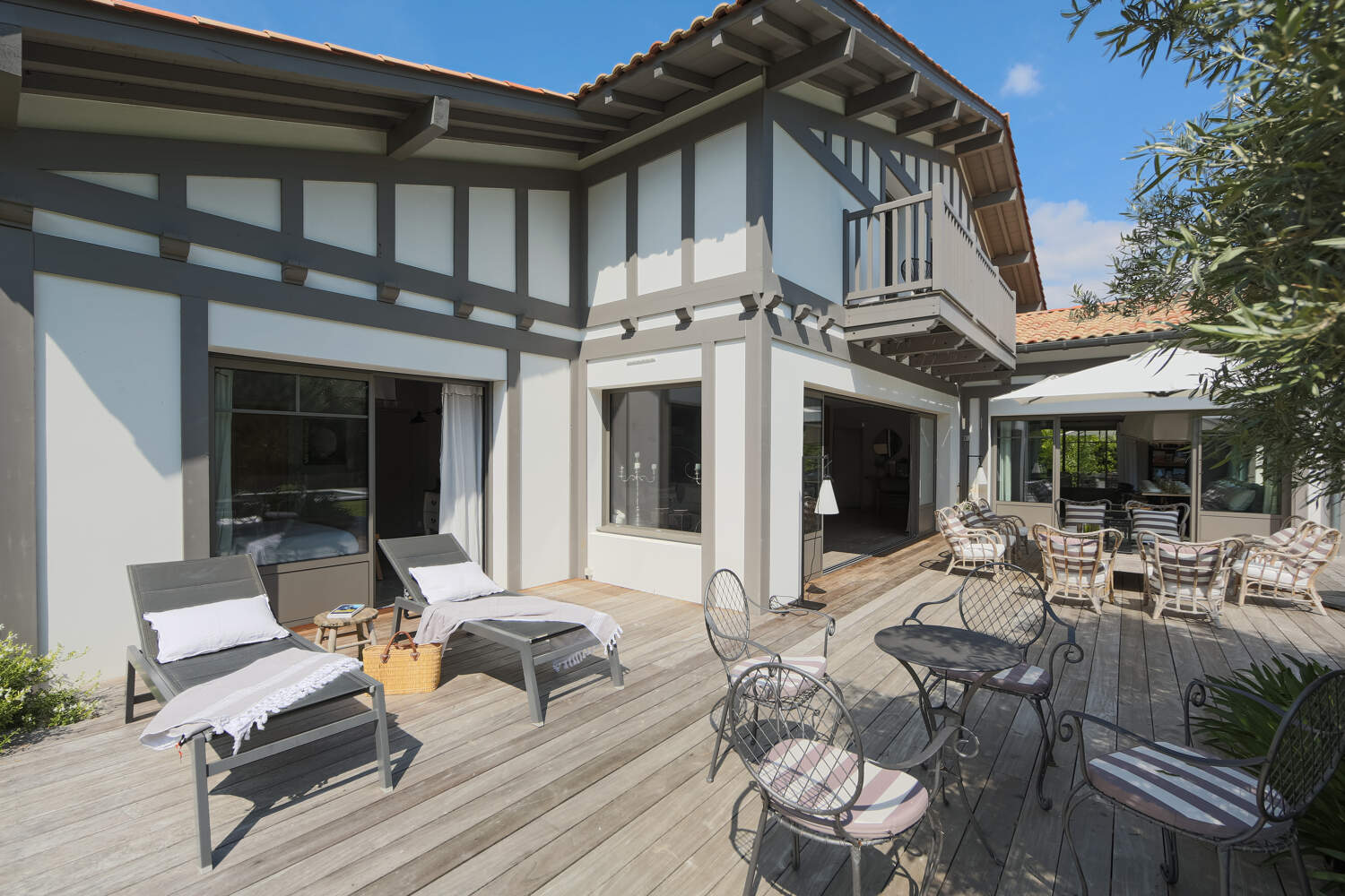 Villa Française in Pyla-sur-Mer | Le Collectionist