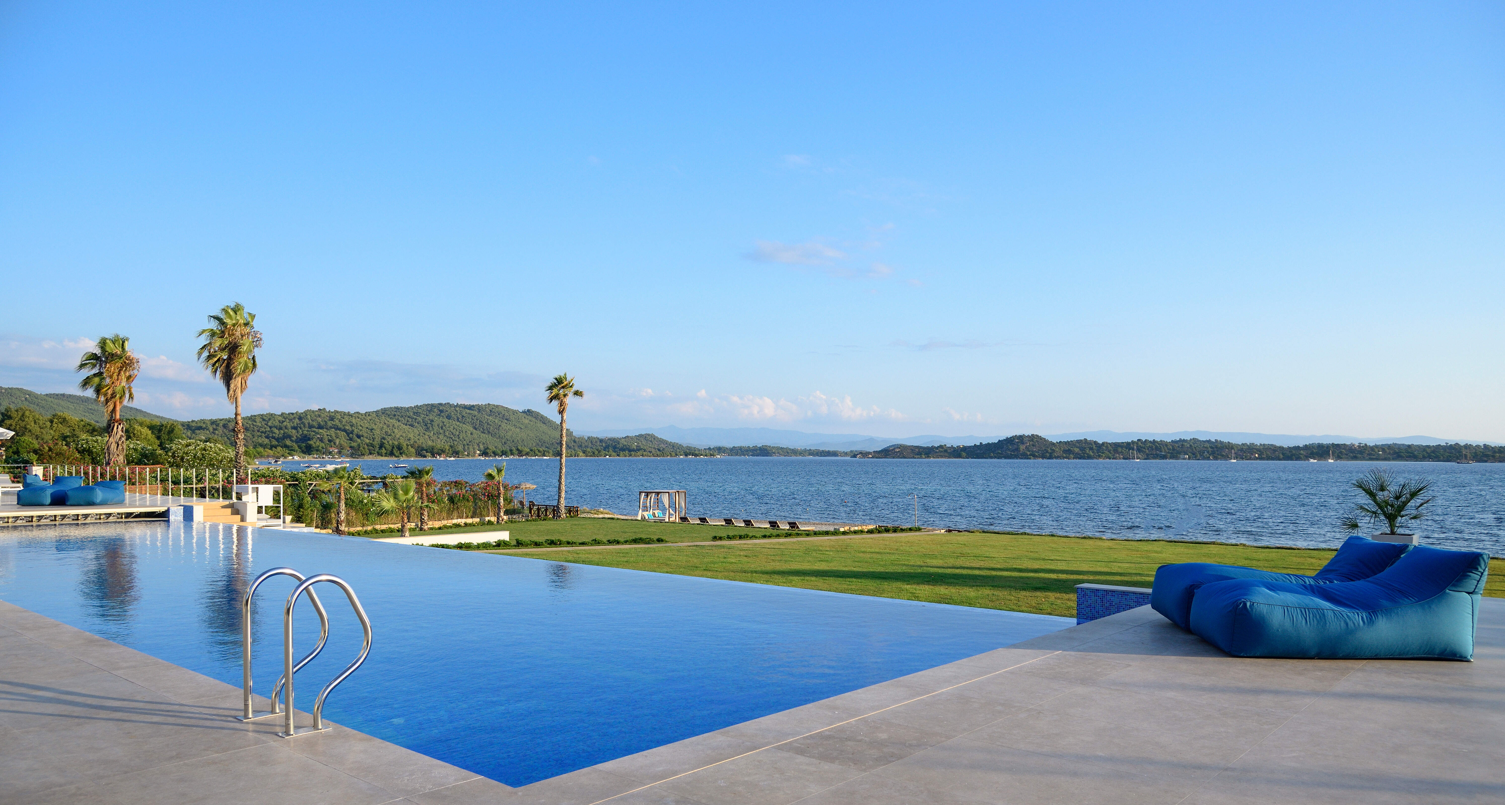 Villa Timothia in Mainland Greece - Le Collectionist